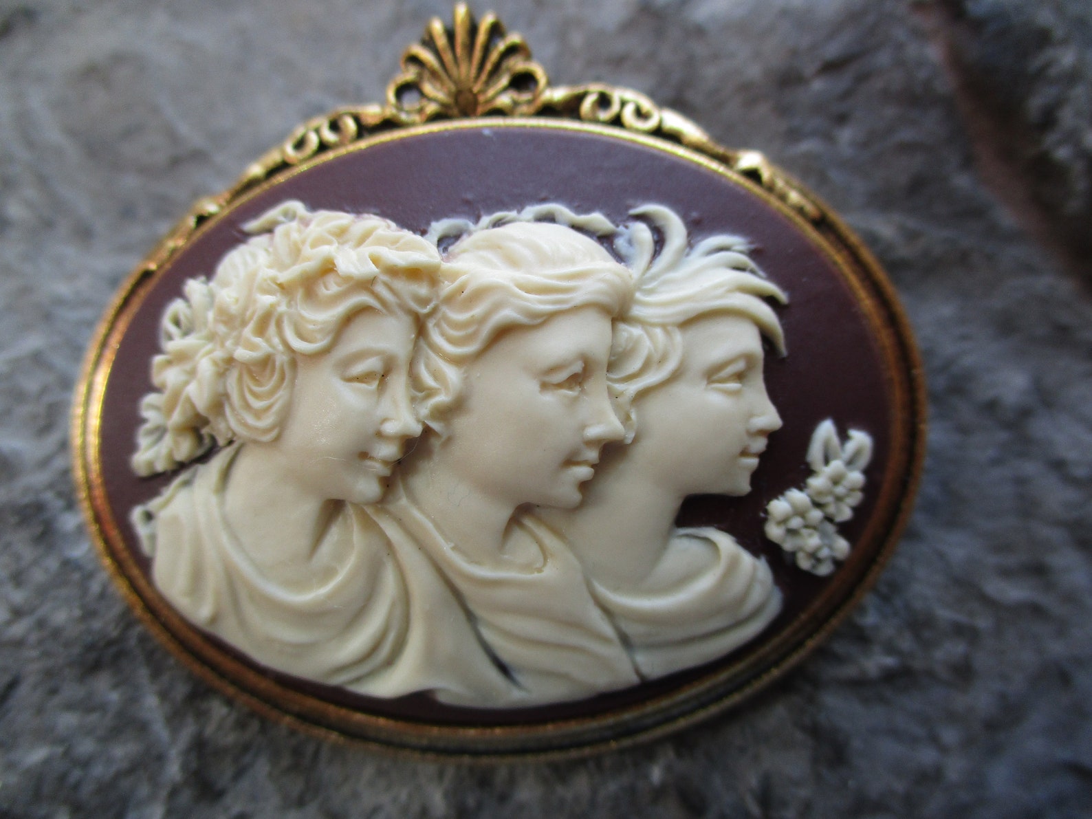 Sisters, Mother/daughter, Family, Friends, Generations Cameo Brooch ...
