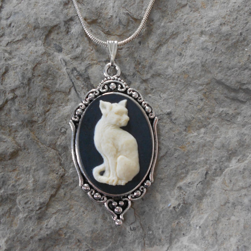 Cat Cameo Necklace - Etsy