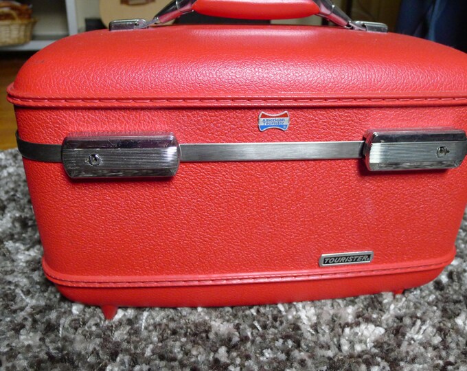 Cherry Red Train Case by American Tourister With Original Tray and Key ...