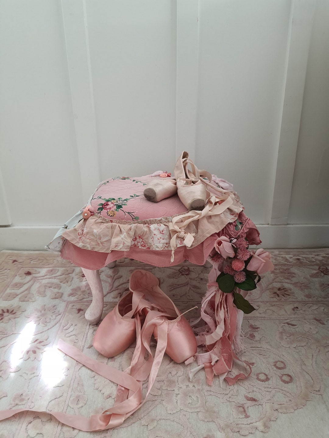 Decorative Upholstered Foot Stool Vintage Textile Floral Ruffles Shabby ...