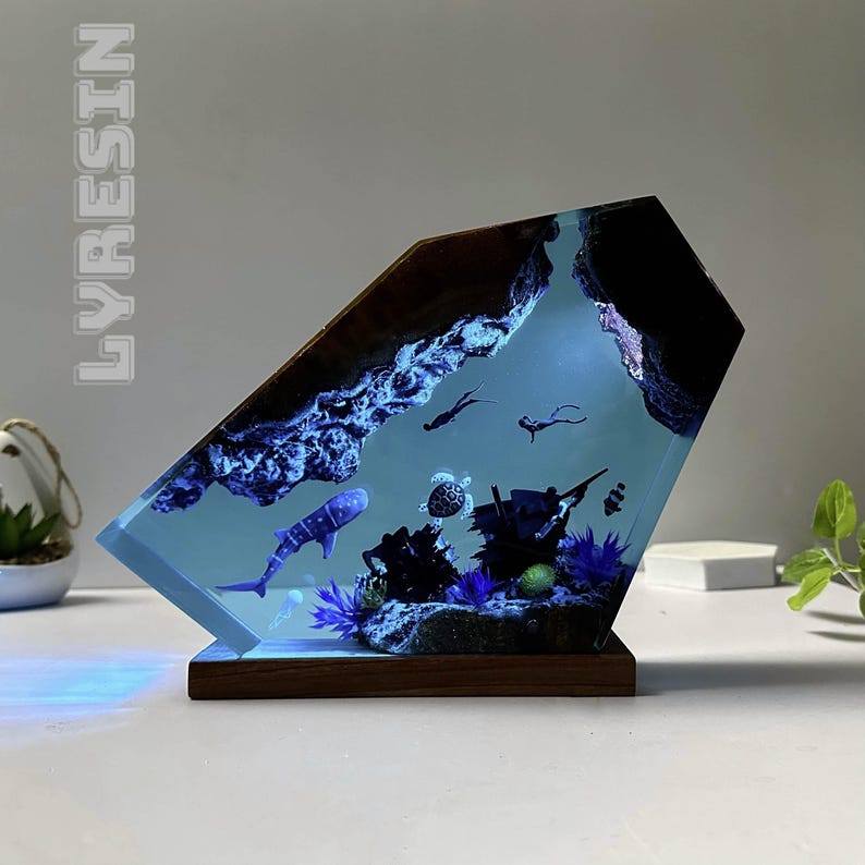Epoxy Resin Ocean Lamp, Whale Shark and Couple Diver Night Light, Resin ...