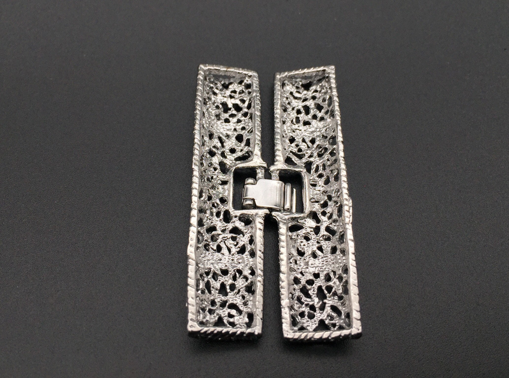Silver Plated Multi-strand Hollow Bar Clasp: Watch Buckle Style (2x1 ...