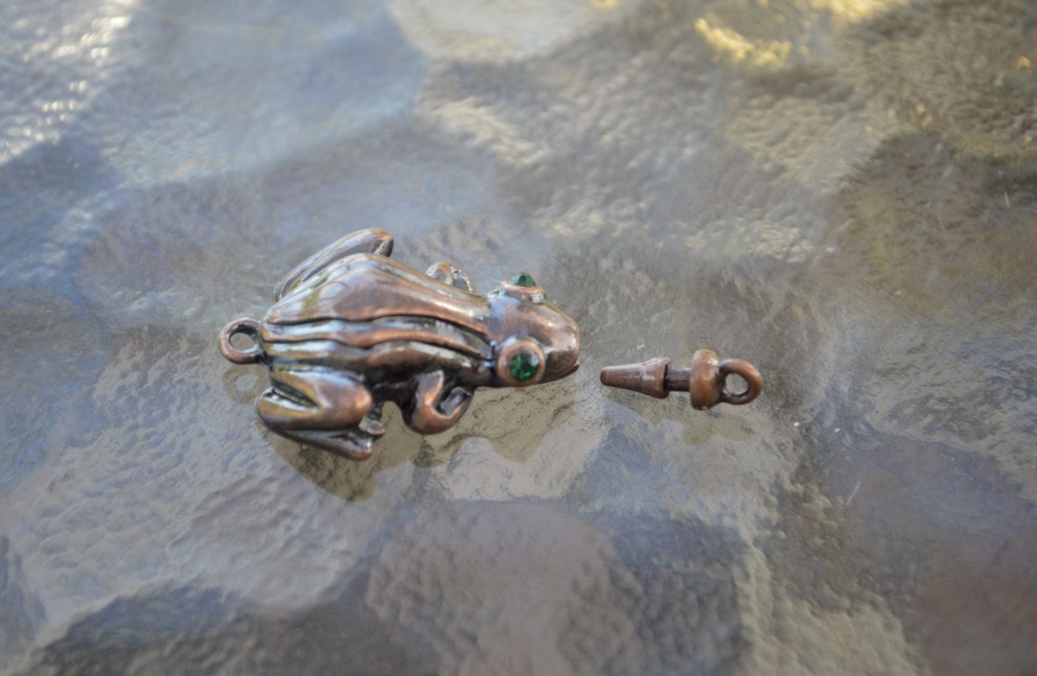 Frog Pinch Clasp on and off Bar in Mouth Copper Plated - Etsy UK