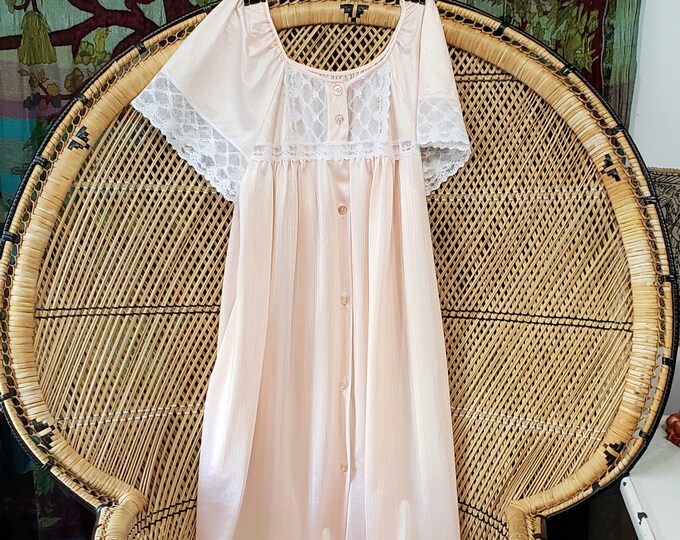 70s Peach & Lace Nightgown by Montgomery Ward, SM - Etsy