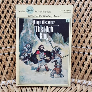 1985 Lloyd Alexander Books Set of 2 Paperbacks: the Black Cauldron and ...
