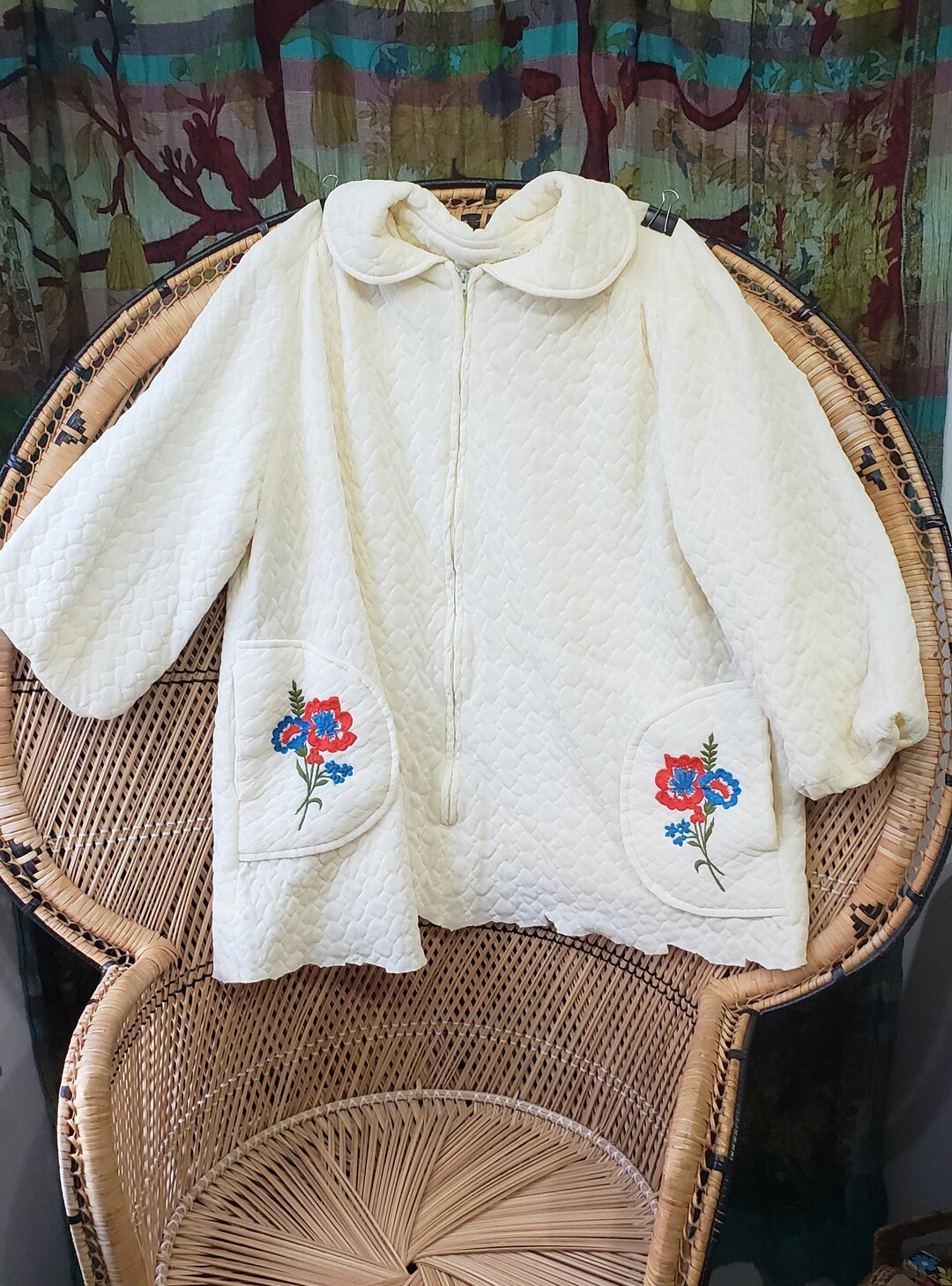 Vintage Cream Quilted Nylon Robe: Floral Embroidery, Craft Project (AS ...