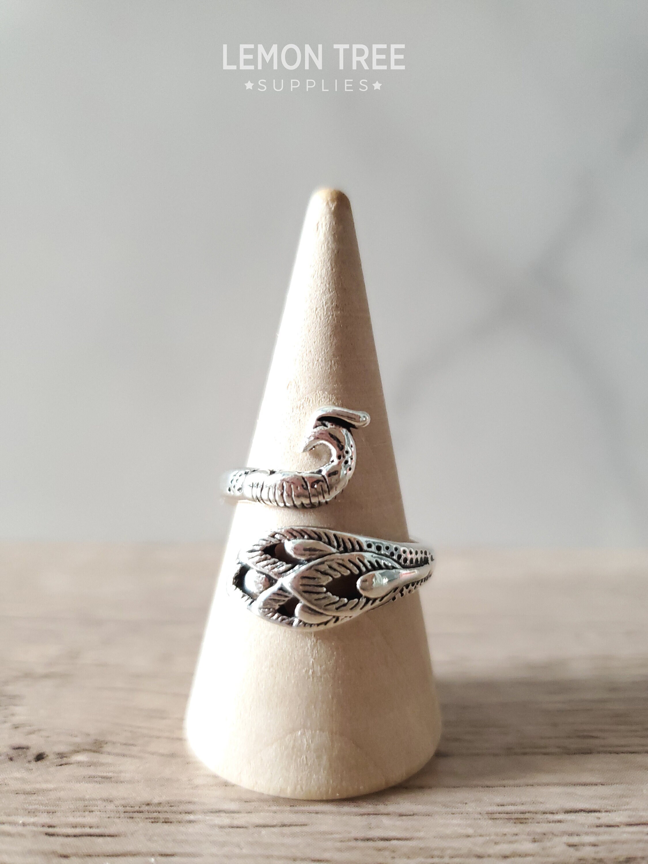 Small Peacock Yarn Tension Ring for Knitting and Crochet, Adjustable ...
