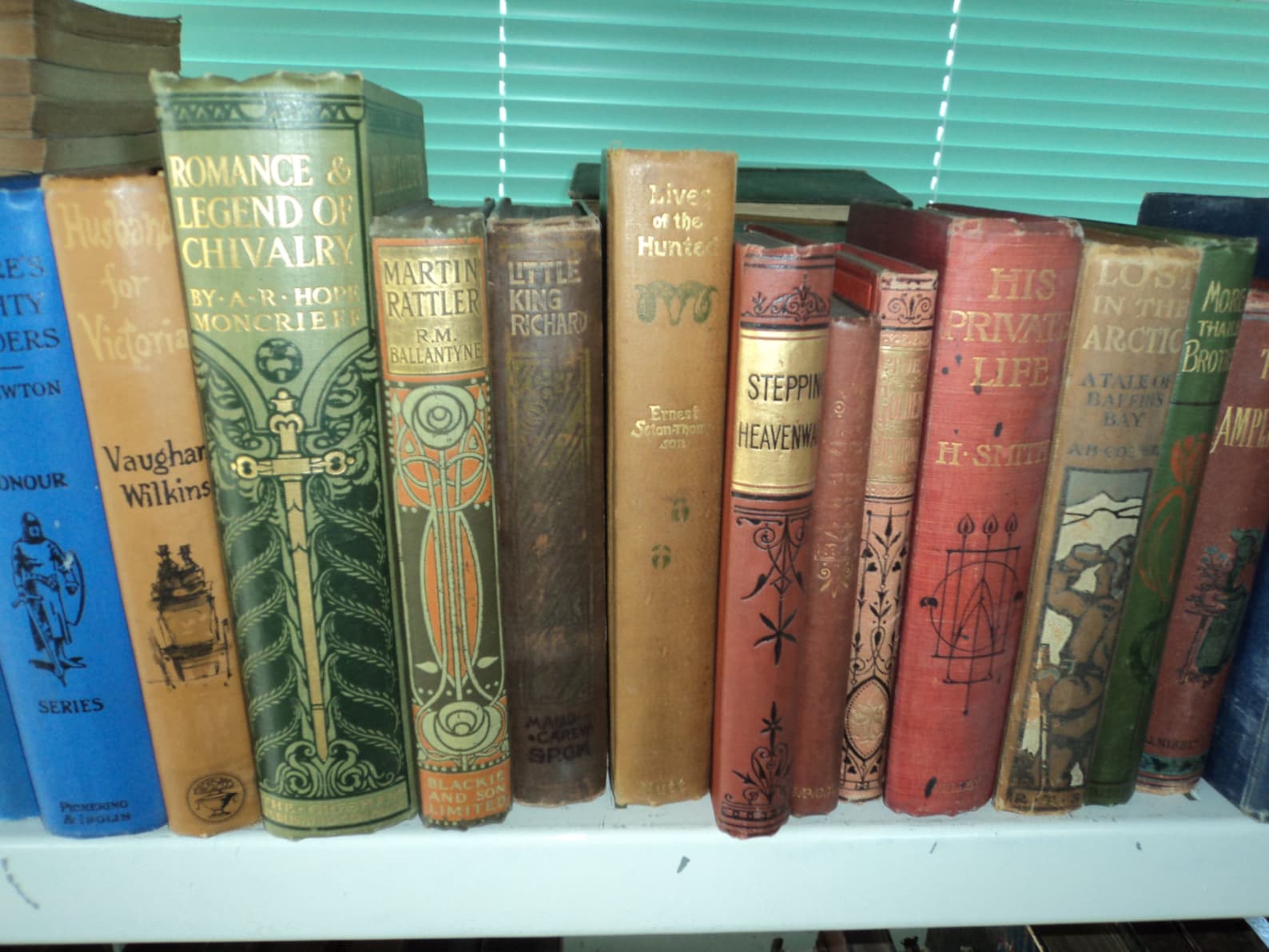 Set of 25 Vintage Books With Decorative or Pictorial Boards - Etsy