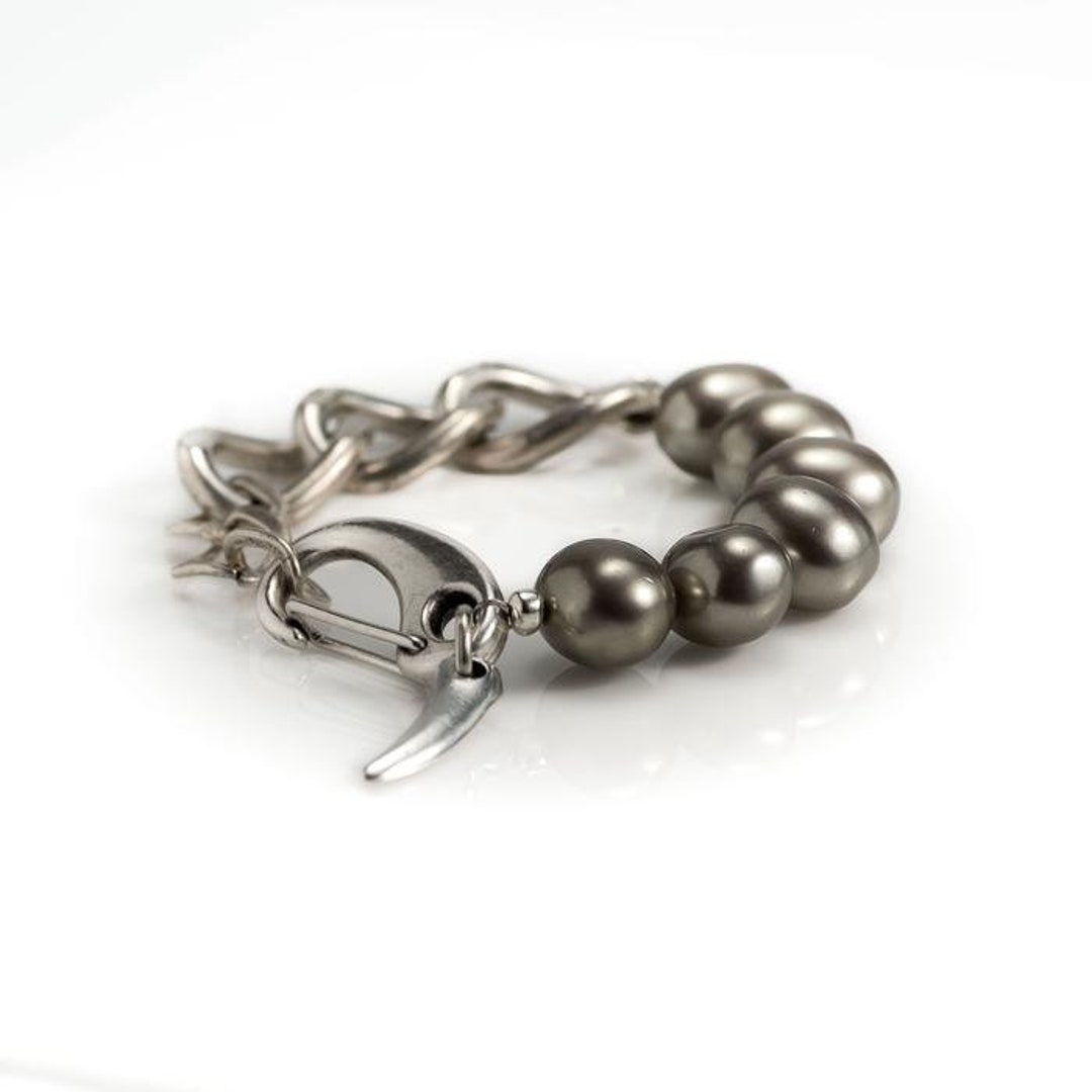 Shell Pearl Bracelet in Silver Tones With Thick Silver-plated Brass ...