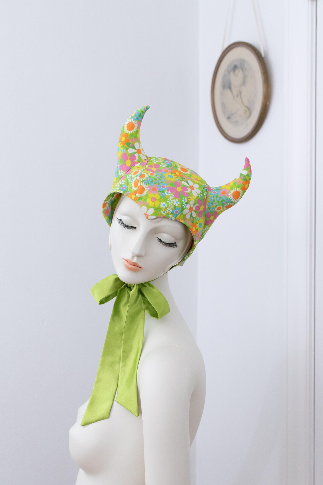 Devil Horn Bonnet in 1960's Inspired Floral Rayon/ Cotton Fabric With ...