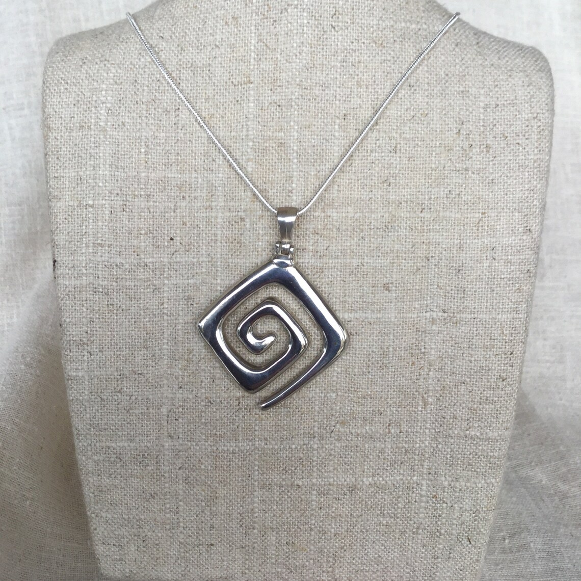 AMAZING Sterling silver maze pendant | Etsy