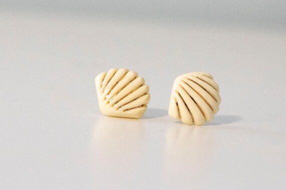 14K Gold Wire Wrapped Shell EARRINGS Vintage Carla 14… - Gem