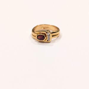 Vintage Garnet Red Buckle Austrian Crystal Ring 18KT Yellow Gold HGE ...