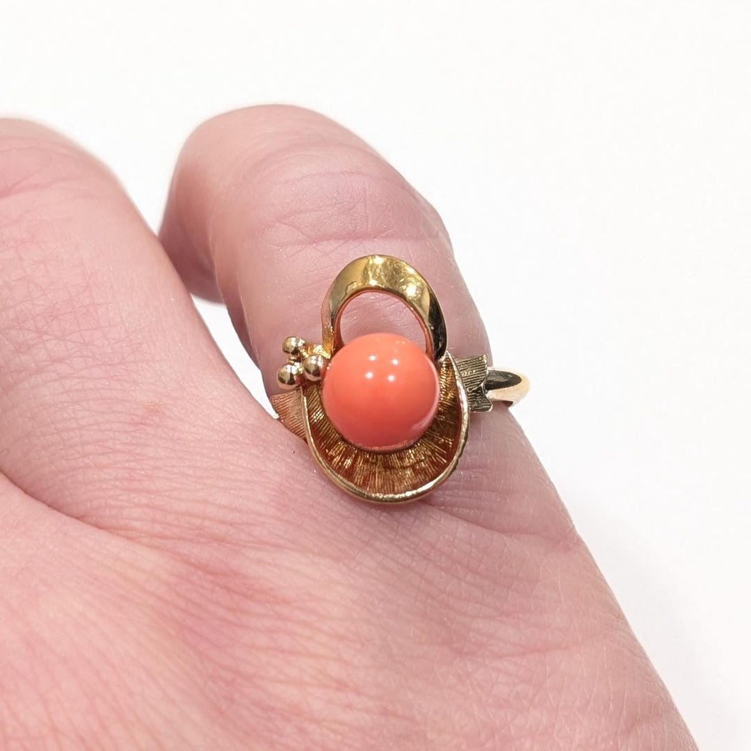1974 Avon Spindrift Ring Adjustable Size 5-7 Faux Coral Gold Tone ...
