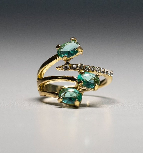 Sparkling Sea Green Crystal Bow Ring Modernist Bow Ti… - Gem
