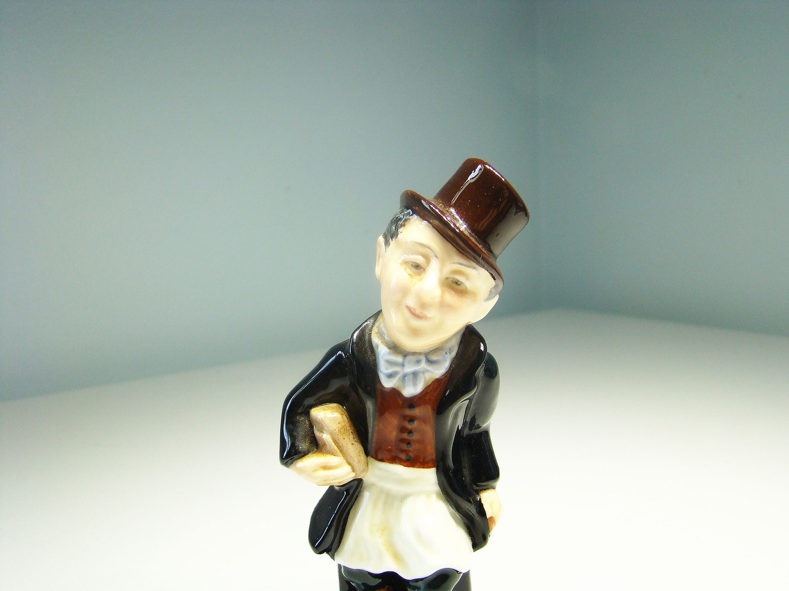 Royal Doulton Trotty Veck Figurine, Dickens Series, England - Etsy