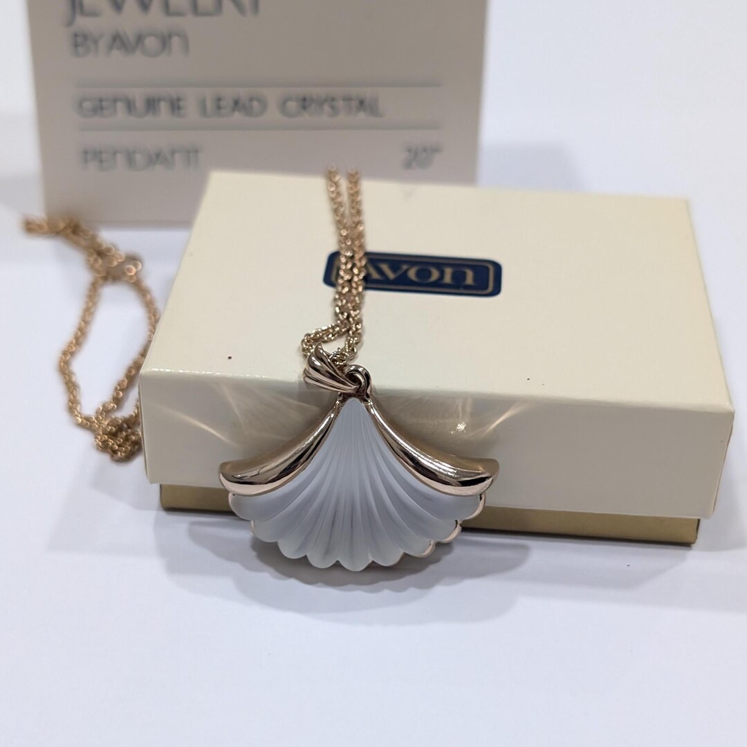 Avon 1981 Genuine Lead Crystal Pendant Necklace 20" Avon White Frosted ...