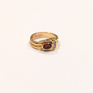 Vintage Garnet Red Buckle Austrian Crystal Ring 18KT Yellow Gold HGE ...
