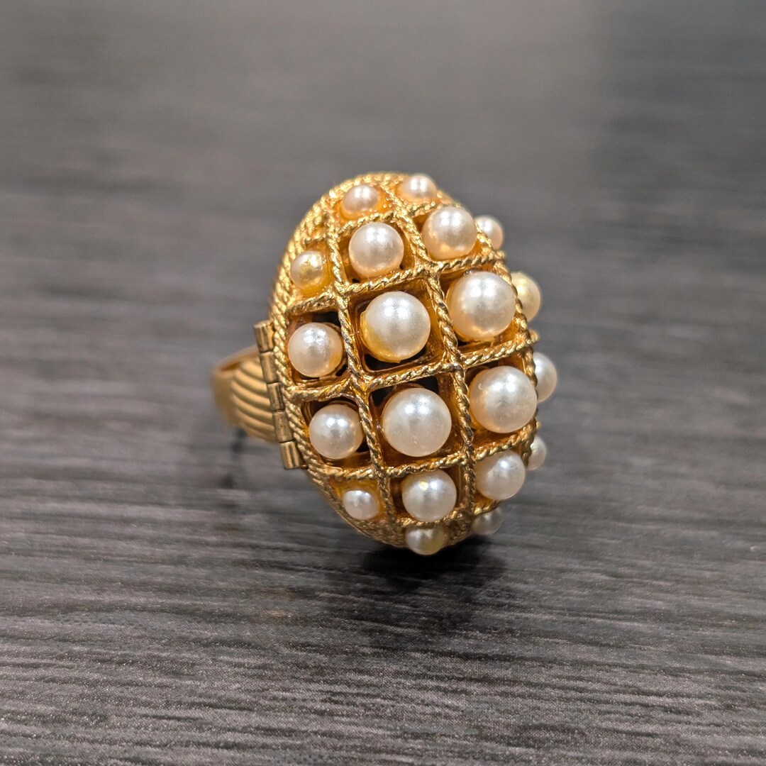 70's AVON Ring of Pearls Perfume Locket Ring Glace Huge Avon Cocktail ...