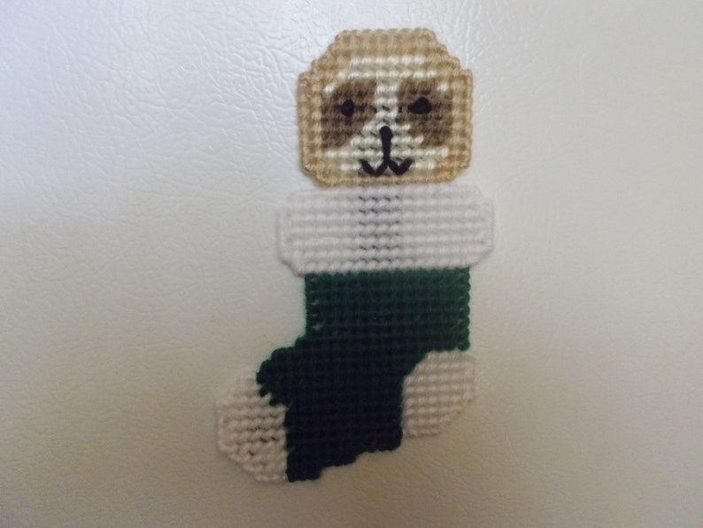 Plastic Canvas Sloth Christmas Magnet Design 2 - Etsy