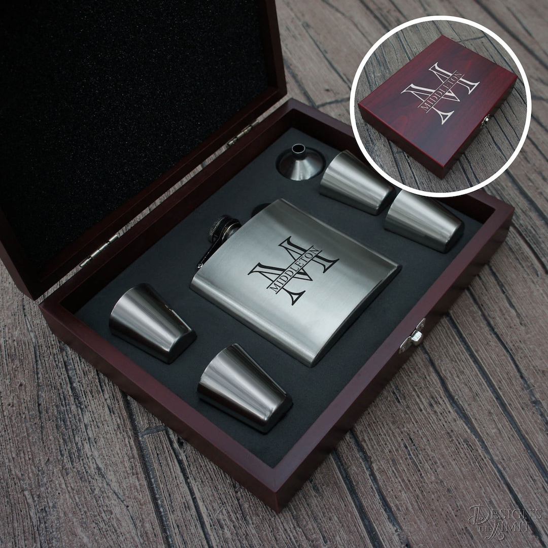 Personalized Flask Gift Set in Rosewood Case With Overlapping Monogram ...