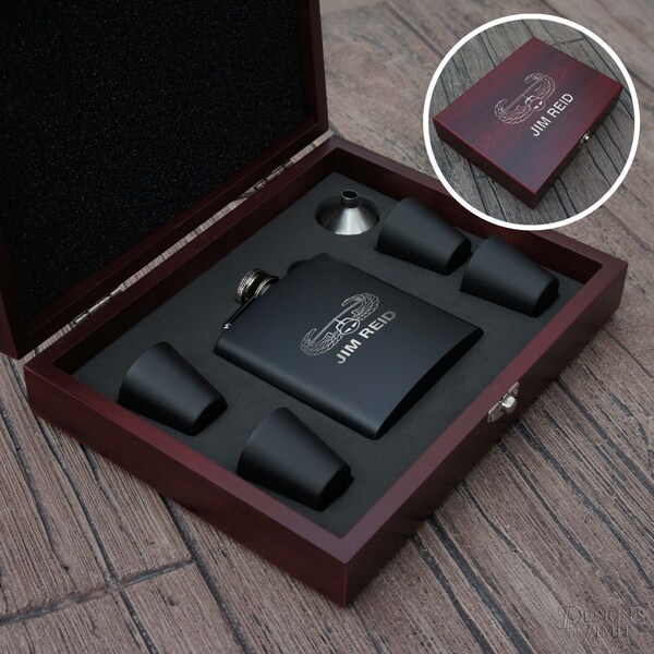 Engraved Flask Set - Etsy