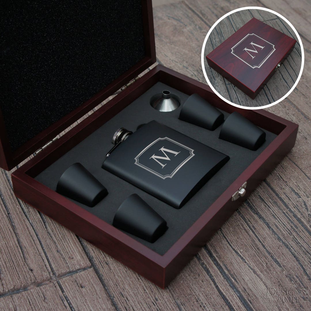 Personalized Flask Gift Set in Rosewood Case Engraved With Monogram ...