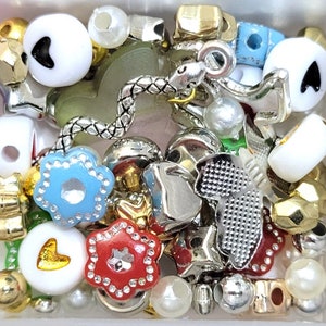 Eras Complete Friendship Bracelet Kit - One Color per Era - NEW ERA ...