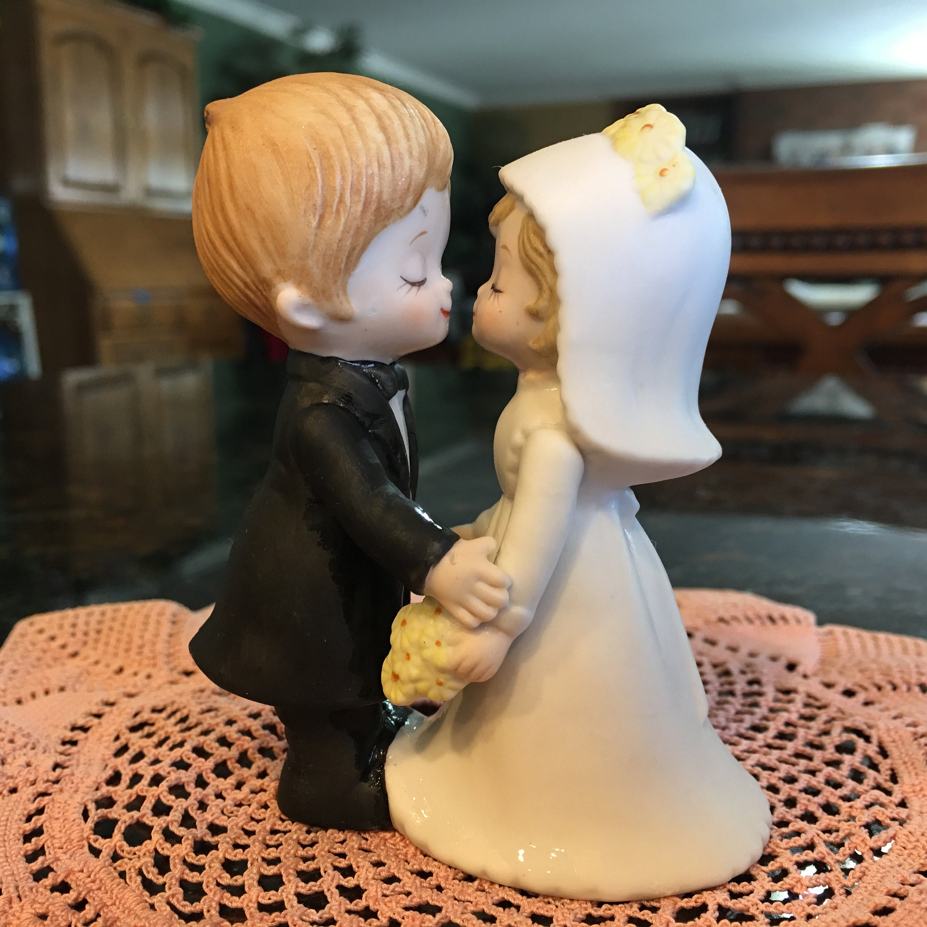 Lefton Wedding Kissing Couple Cake Topper/lefton 00302 ~ Wedding Time ...