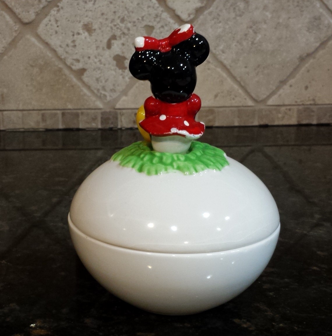 The Good Company by Applause Minnie Mouse Ceramic Basket Candy Dish ...