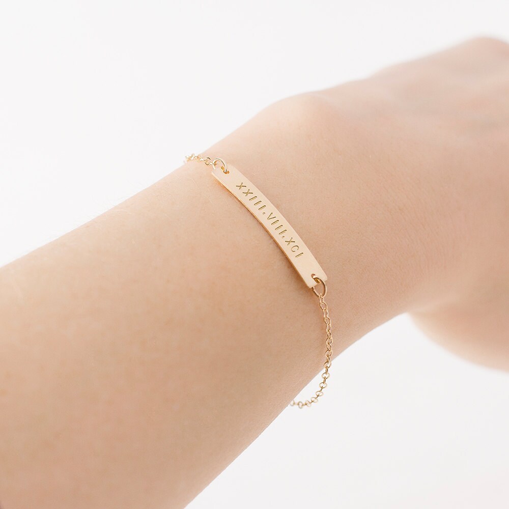 Personalised Bar Bracelet - Gold Nameplate Bracelet - Personalised ...