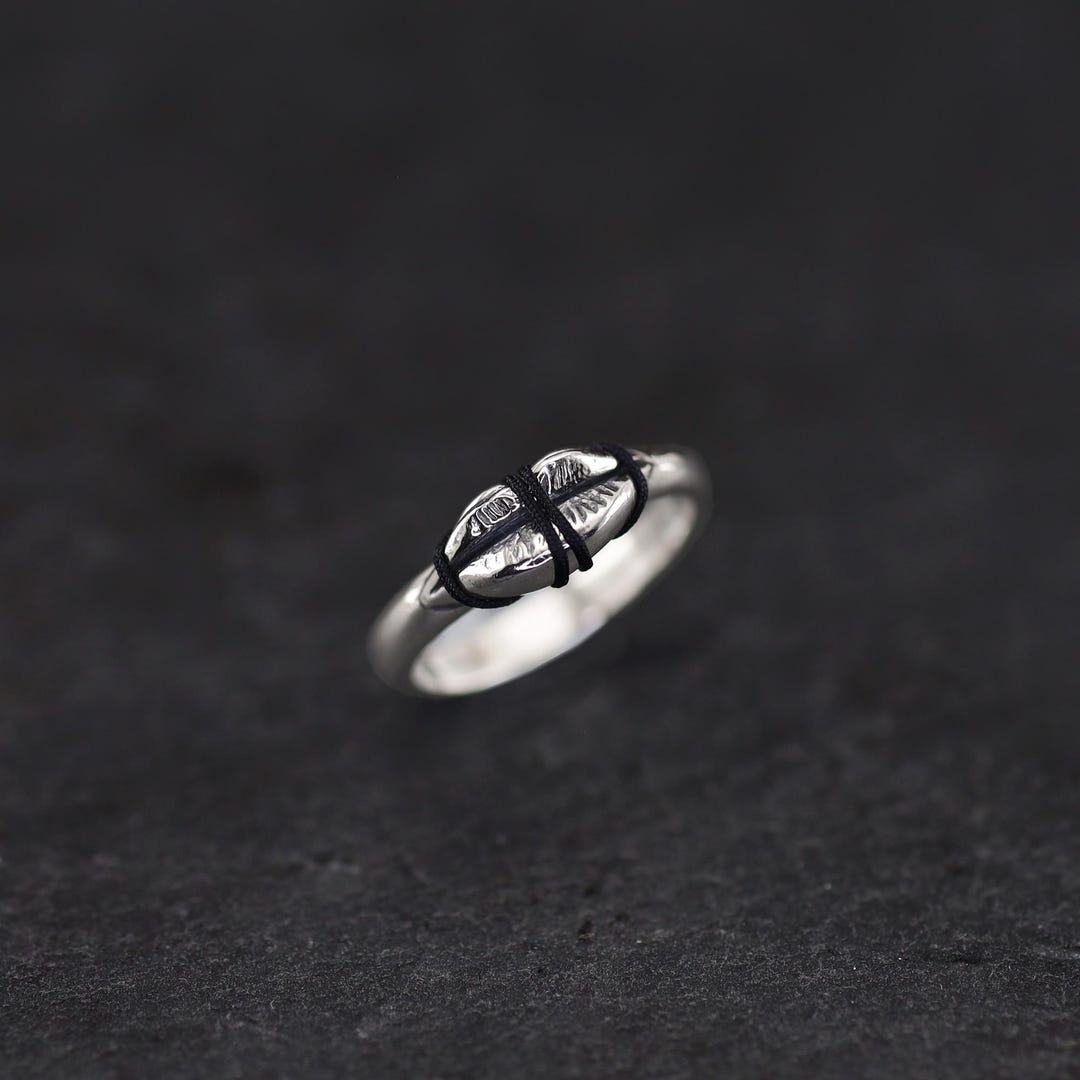 Ring Sealed Lips Surrealist Design Made in Sterling Silver Closed Mouth ...