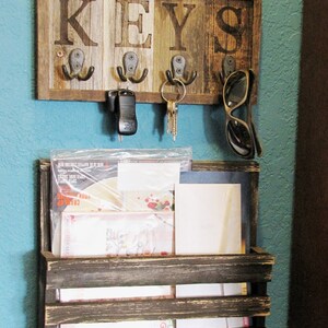 Rustic Wall Mounted Key Hook Rack, Wooden Key Chain Holder, Decorative ...
