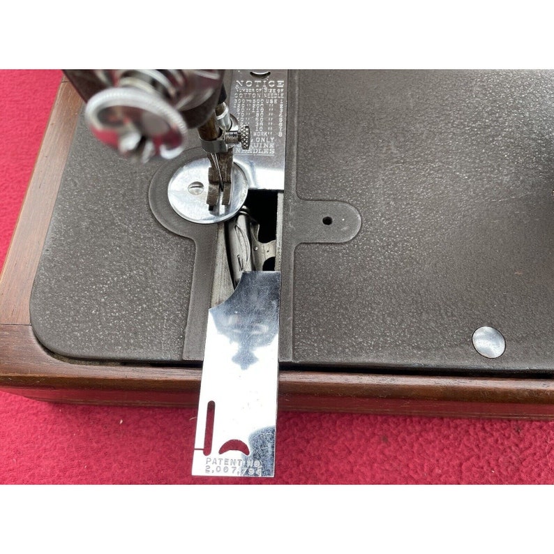 Montgomery Ward 1940's Rotary Sewing Machine Supreme Streamlined Model ...