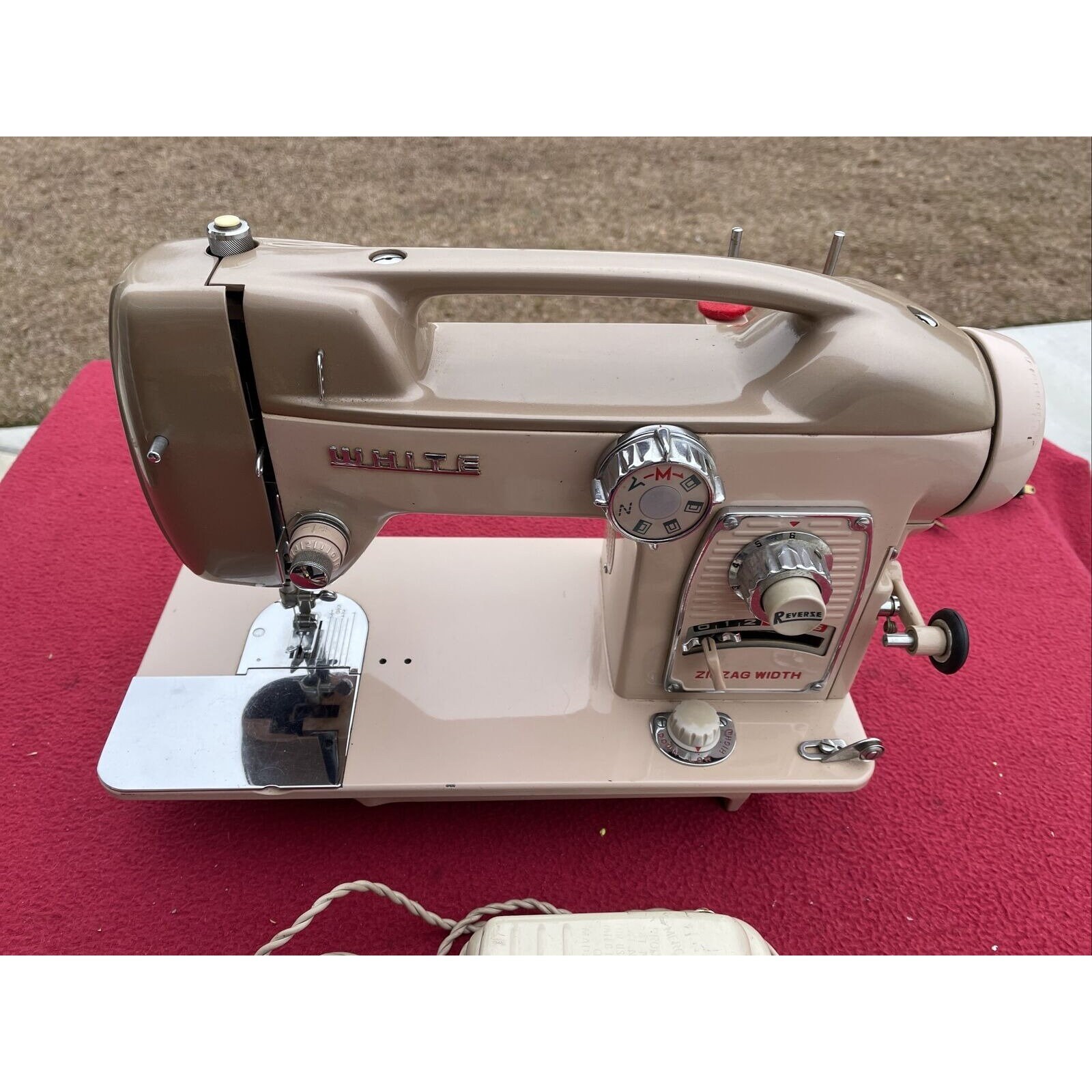 Vintage WHITE Sewing Machine Model 764 With Pedal - Etsy