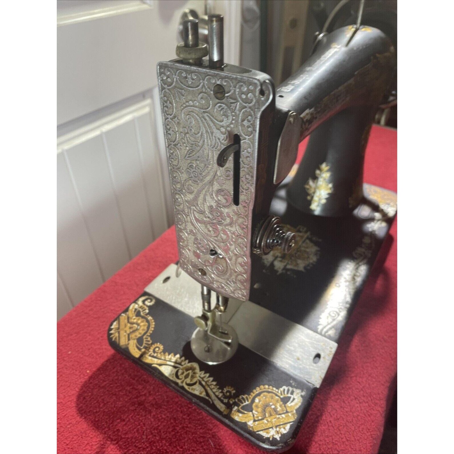 Antique 1924 Model 127 Singer Sphinx Treadle Sewing Machine Head Only ...