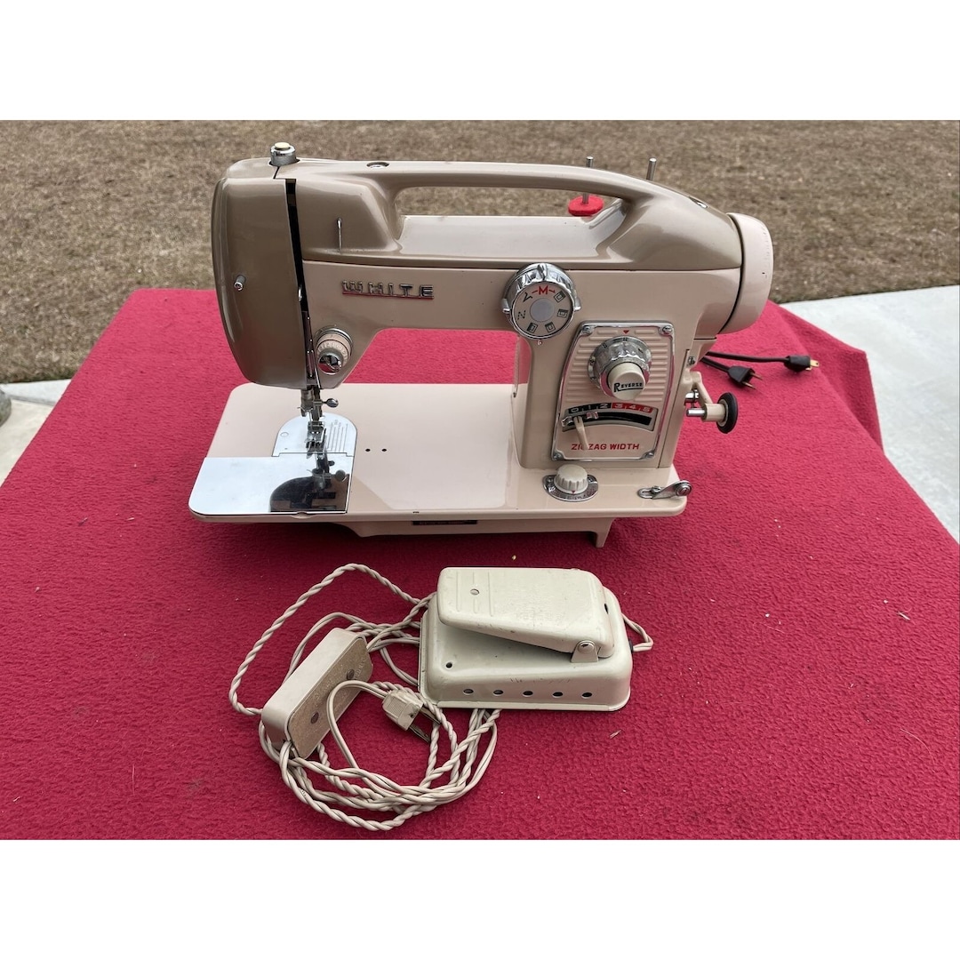 Vintage WHITE Sewing Machine Model 764 With Pedal - Etsy