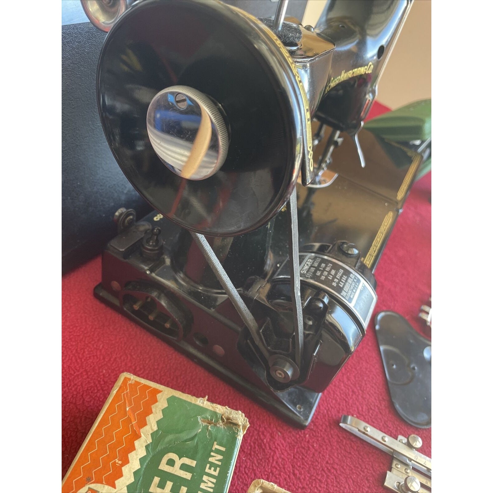 Vintage Singer Featherweight Model 221 Sewing Machine 1952 Serial No ...