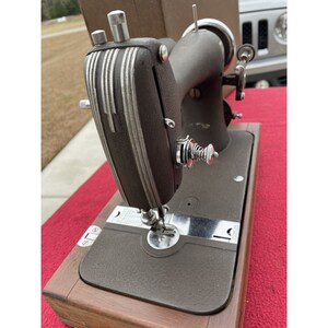 Montgomery Ward 1940's Rotary Sewing Machine Supreme Streamlined Model ...