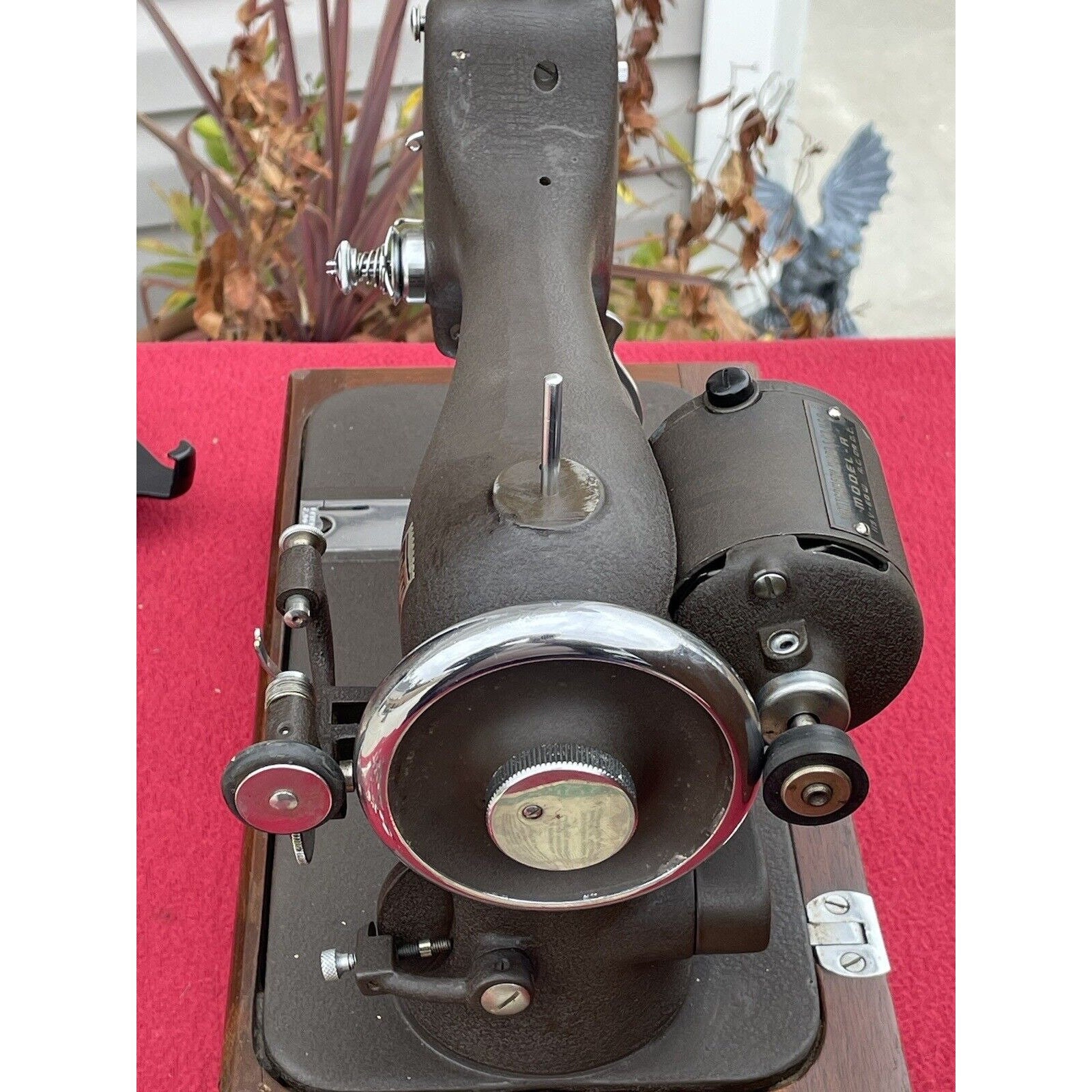 Montgomery Ward 1940's Rotary Sewing Machine Supreme Streamlined Model ...