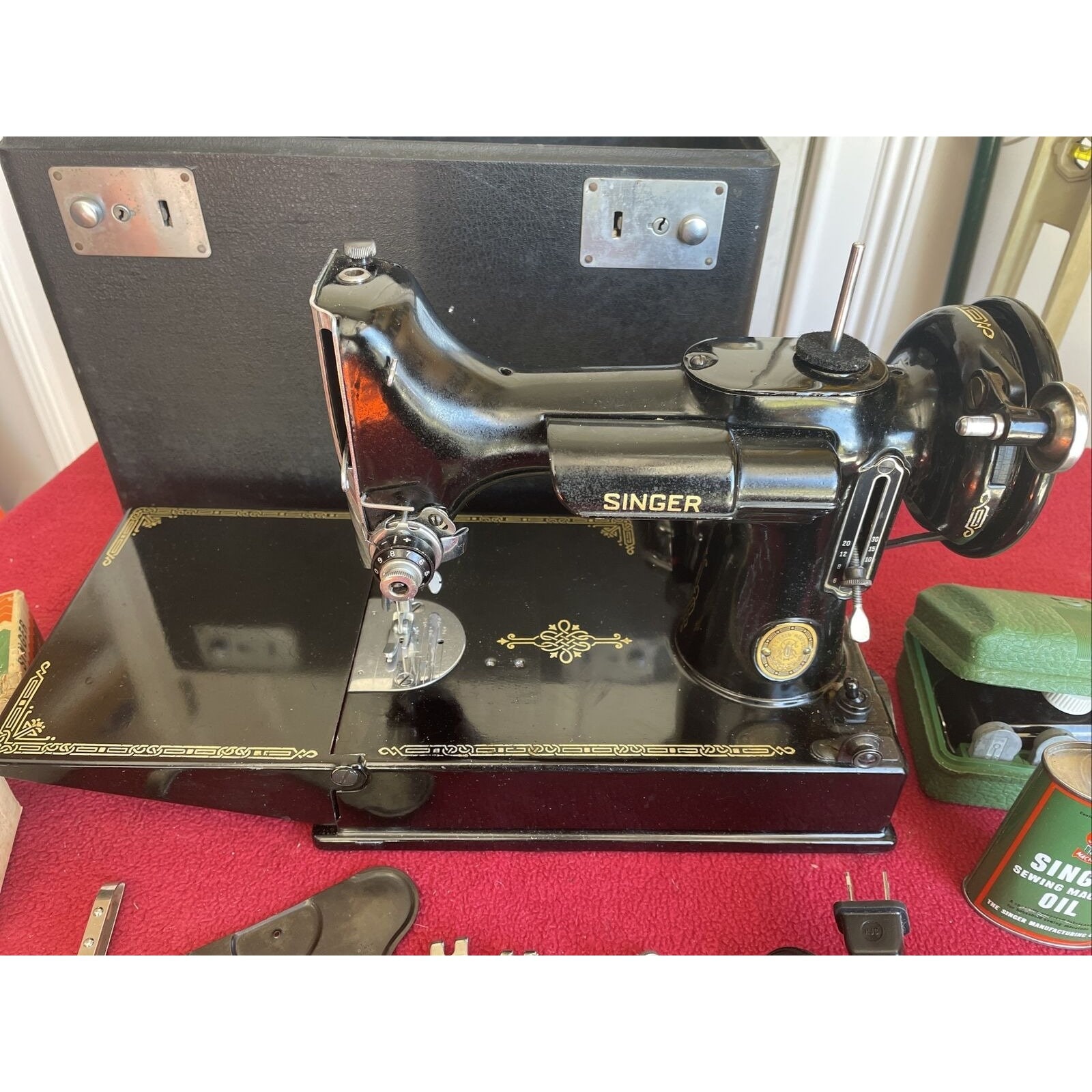 Vintage Singer Featherweight Model 221 Sewing Machine 1952 Serial No ...