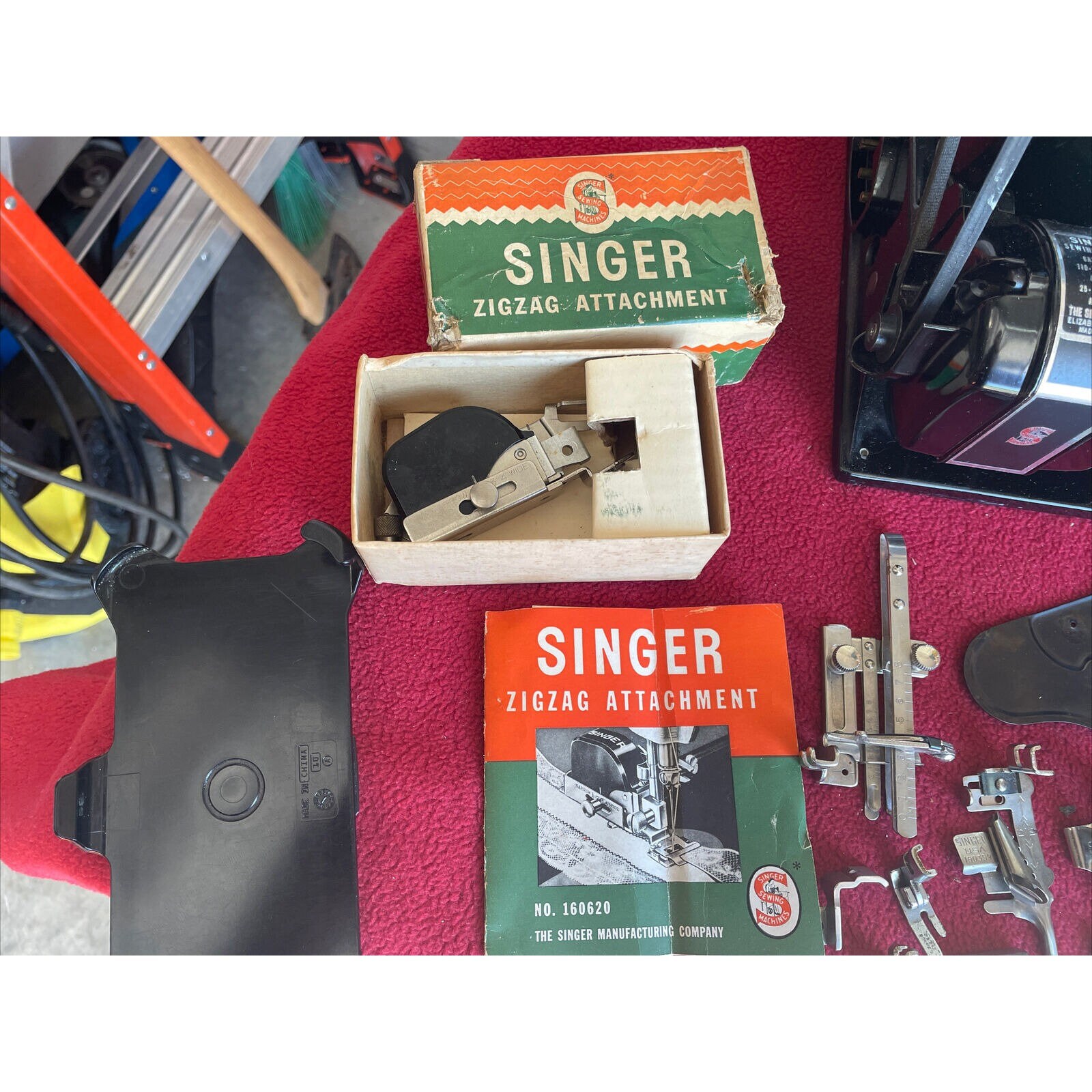 Vintage Singer Featherweight Model 221 Sewing Machine 1952 Serial No ...