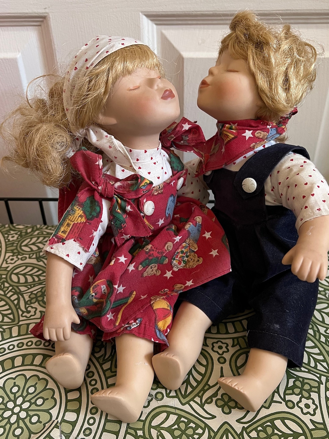 Vintage Two Porcelain Kissing Dolls 9 Sitting Country Attire Cloth Bodies Boy Girl Collectible Dolls Etsy Canada