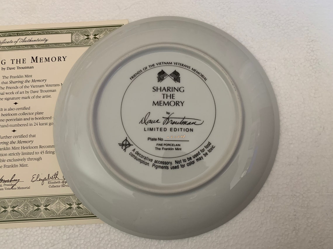 Vtg Sharing the Memory Vietnam Veterans Memorial Plate 1993 - Etsy