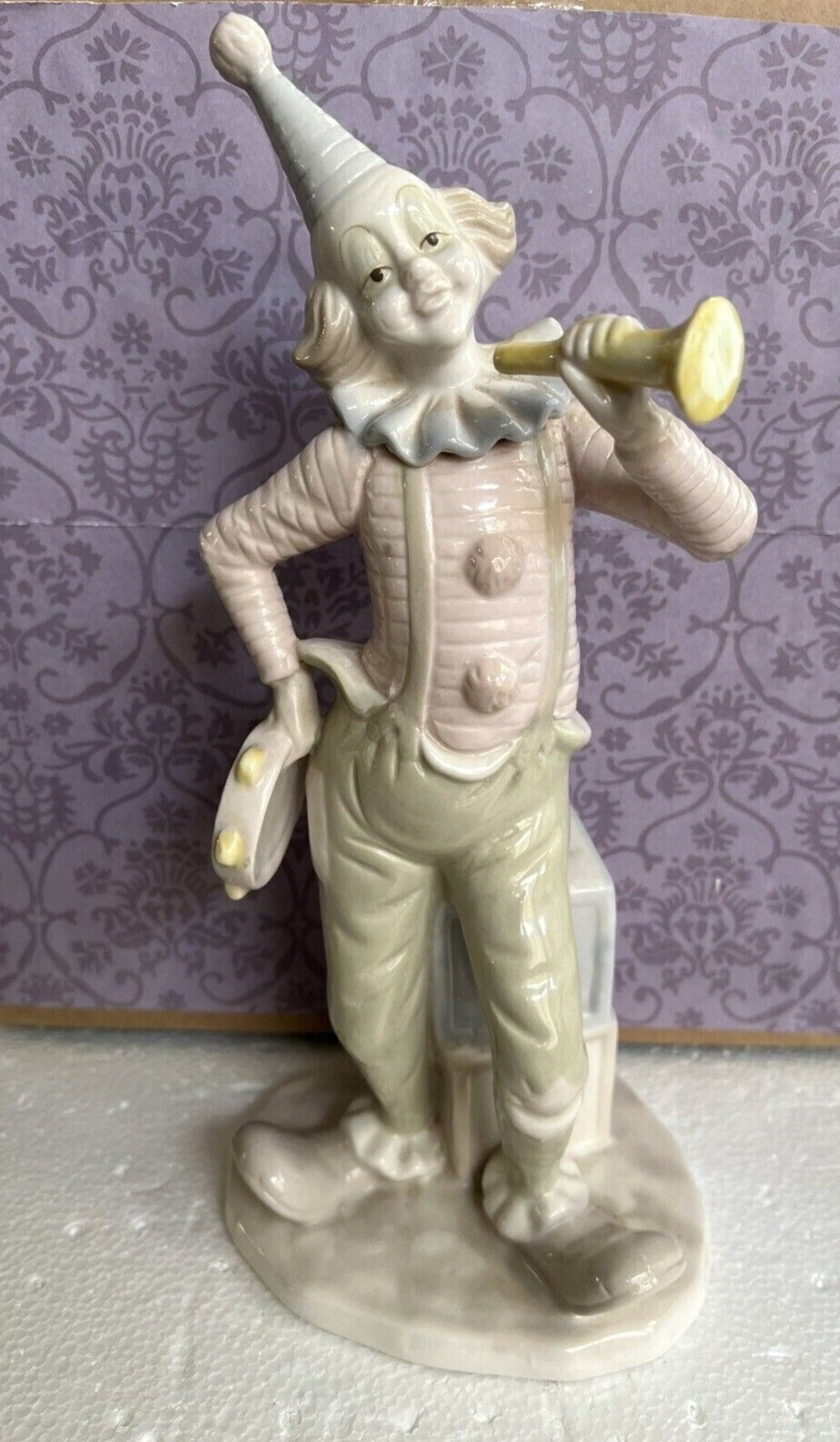 Vintage 12 Large Porcelain CLOWN FIGURINE With Horn, Tambourine ...