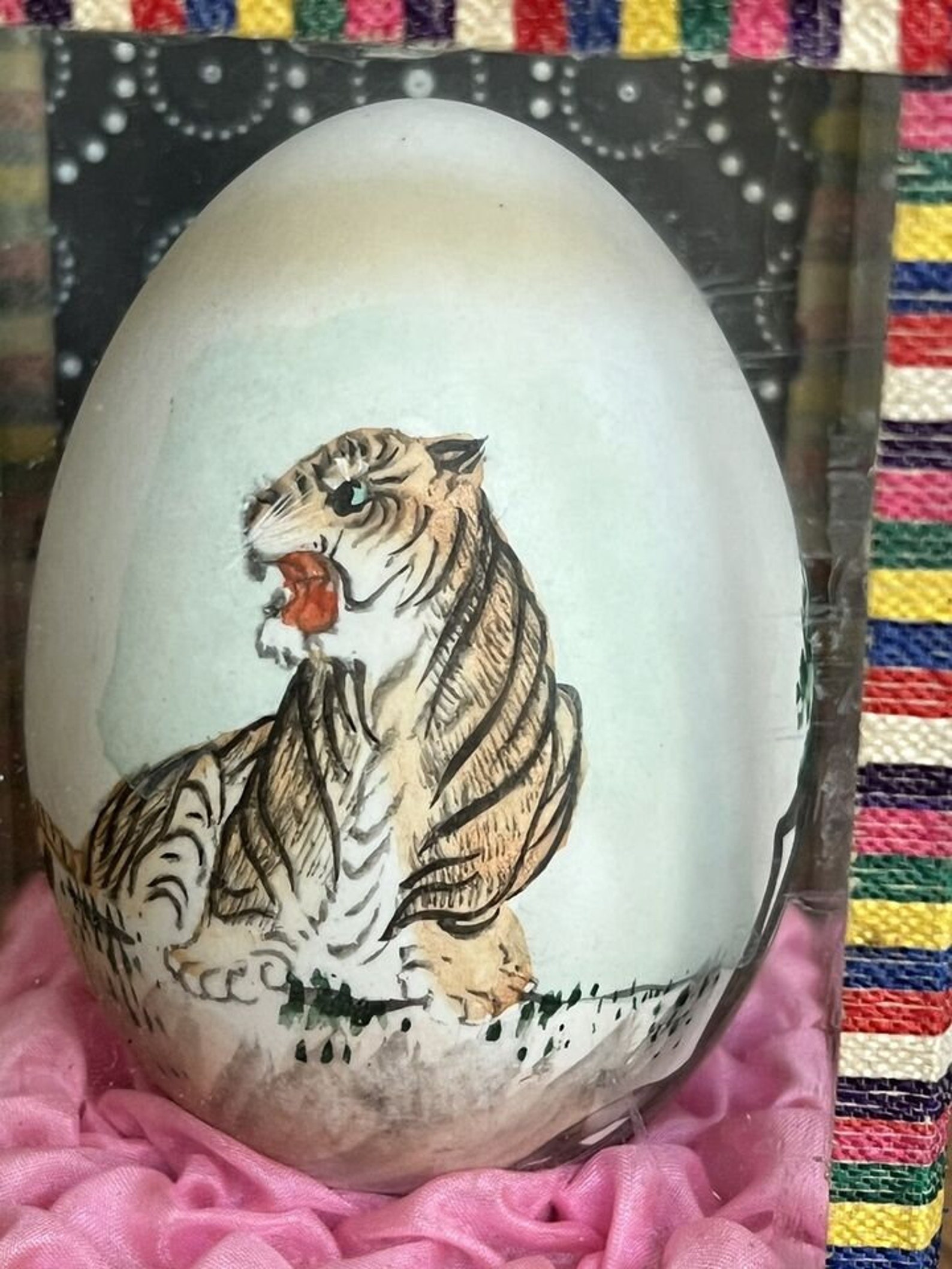 Vintage Tiger Hand Painted Egg Shell in Rainbow Clear Display Case 3 ...