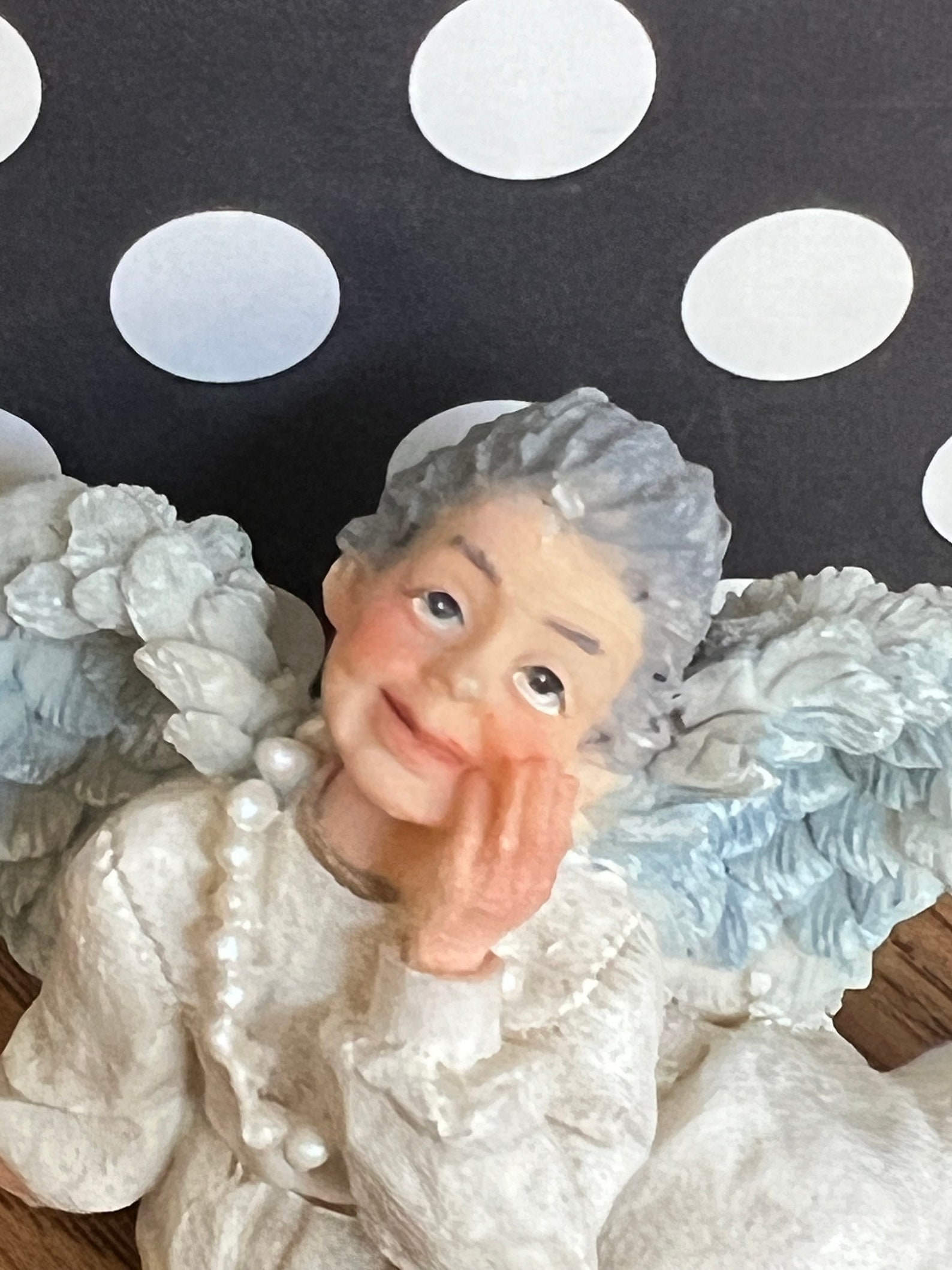 Vintage Resin Angel Grandma Granny Sitting Figurine Miniature 2.5 T X 3 ...