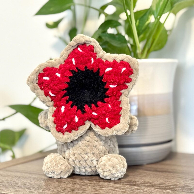 Strangers Things Crochet - Etsy