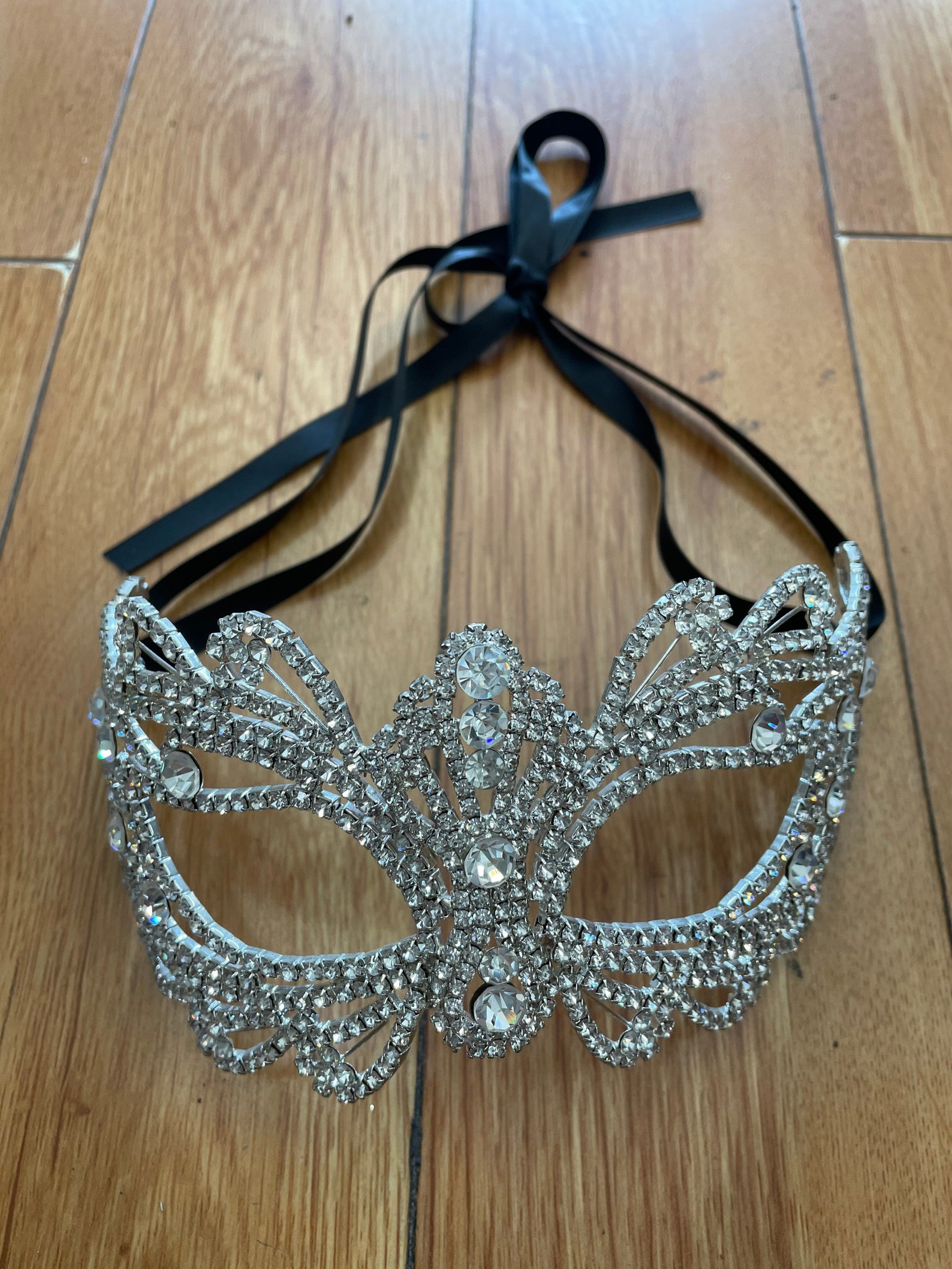 BEST SELLER Rhinestone Crystal Masquerade Mask / Wedding Mask ...