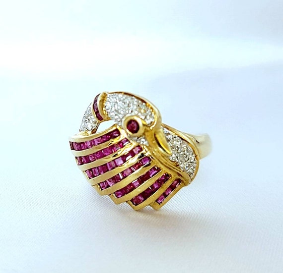 14k yellow gold diamond and Ruby Swan ring - Gem
